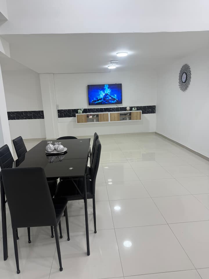 Encantadora Casa La Flora 5 Habitaciones 1 Piso - Cali