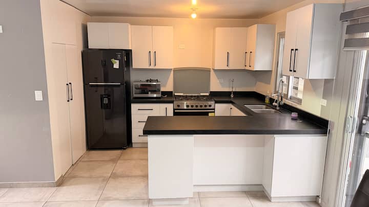 Casa En Privada Muy Bonita Con Acceso Controlado. - Tijuana