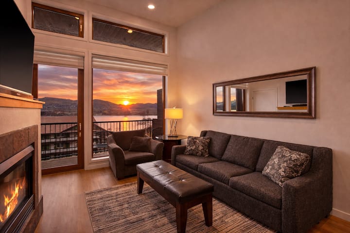 Top Floor Lake Views | Walk To Lake + Pool/hot Tub - Chelan, WA