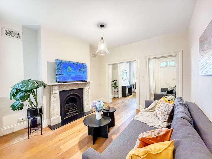 Opera House/townhouse In Heart Of The Rocks - Bondi Beach