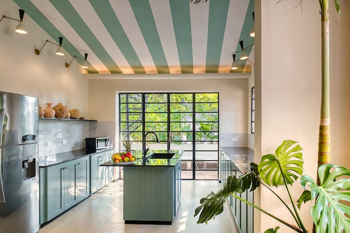 Luxury Villa In Miramar - Wi-fi-pool-backup Power - Havana