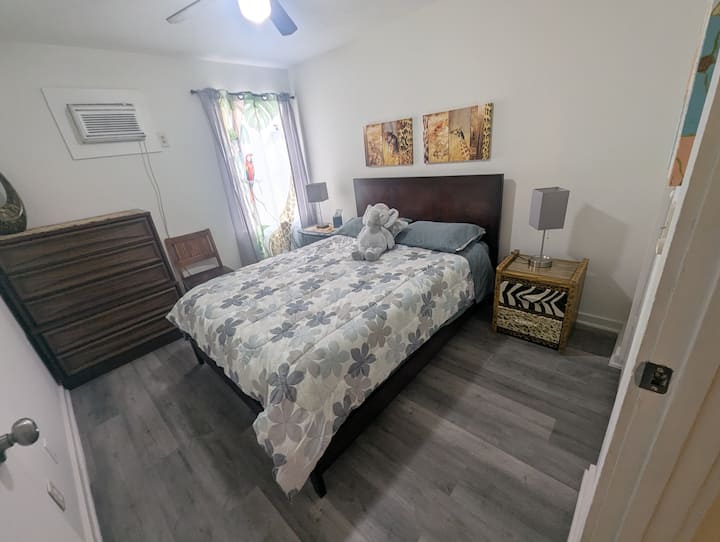 Downtown Lafayette 4th St Apt - Lafayette, IN