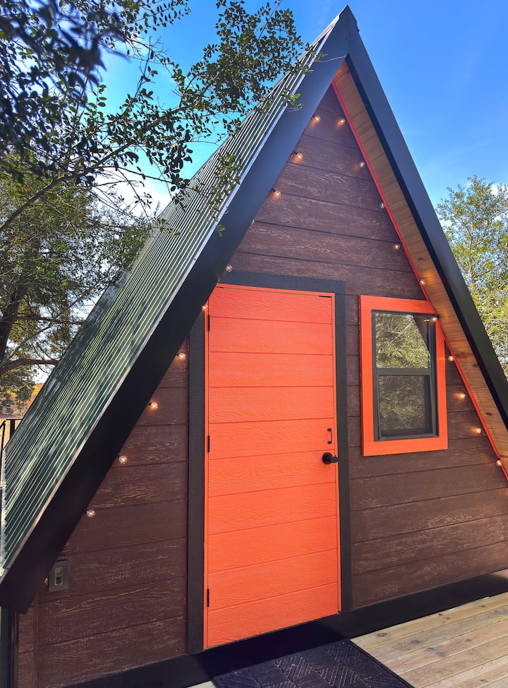Rustic Cabin • Hot Tub • Sauna • Perfect Getaway - Texas