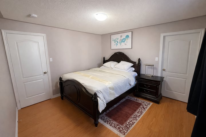 Private Room W/walk-in Closet—brampton Shared Home - Brampton