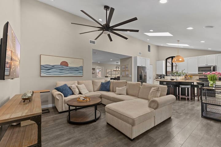 5 Minutes To The Beach With Fire Pit And Hot Tub - San Diego, CA