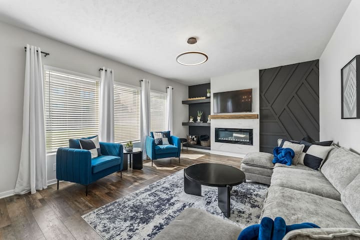 Spacious, Upgraded 3bd Home In West Omaha Sleeps 8 - Gretna, NE