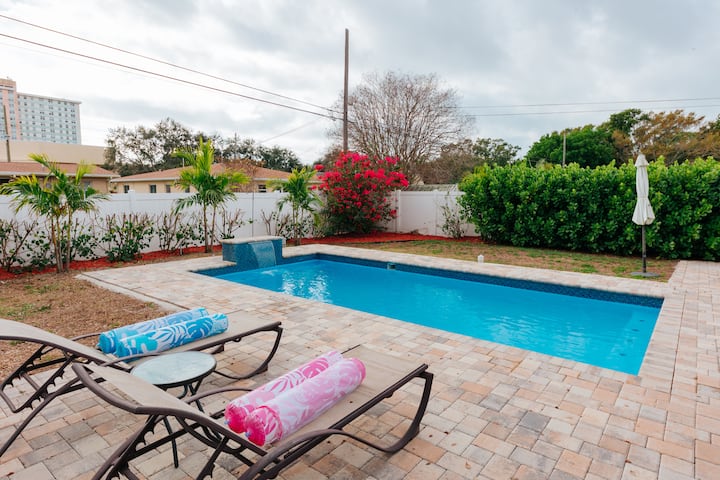 Stylish 3br Home • Heated Pool • Garage • St Pete - St. Petersburg, FL