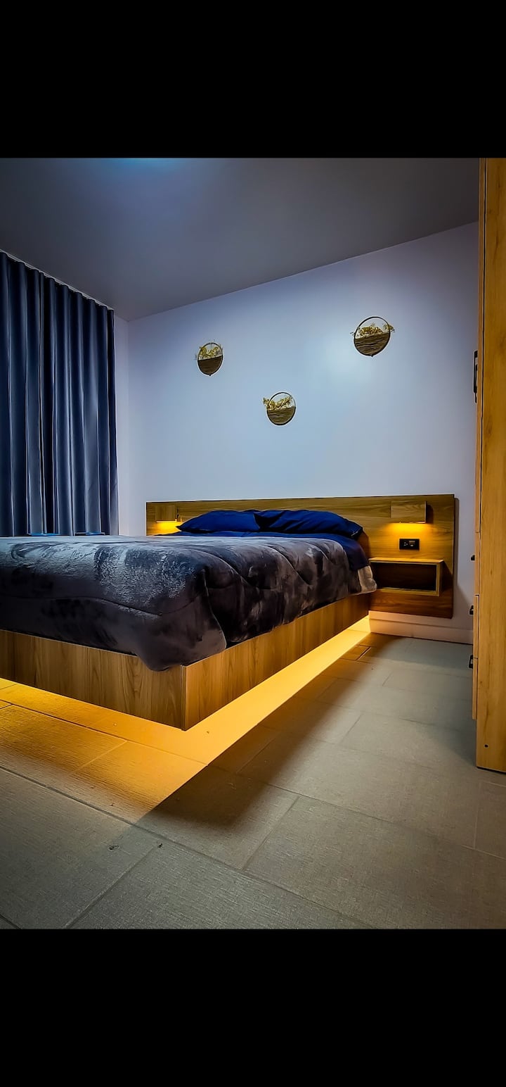 Mini Suite Independiente Cama Flotante Primer Piso - 