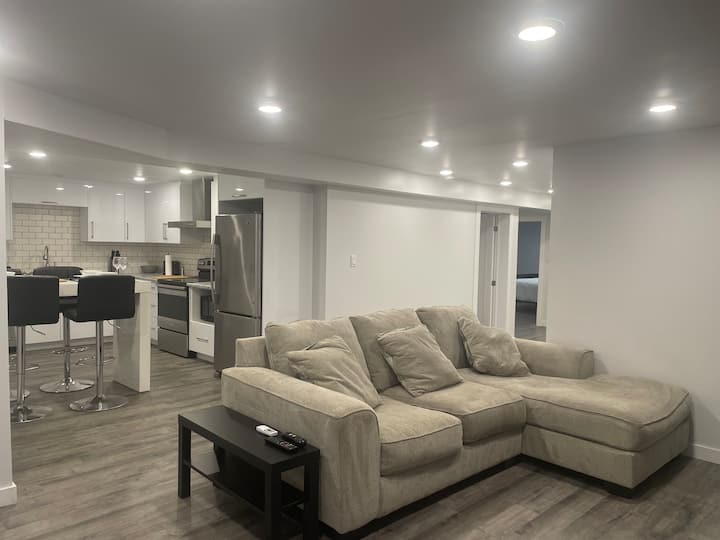 Bright Modern 2 Bedroom Apartment - Greater Sudbury