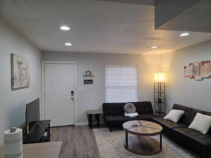 The Magic City Apt | 2br Cozy Birmingham Stay Now! - Cardiff, AL