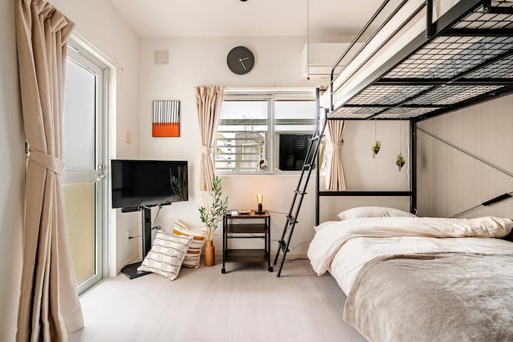 5 Min Walk To Kokusai St.- Artsy Room With 2 Beds - Naha