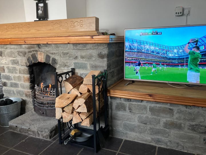 7 Mins From The City! 2 Minutes From Motorway! - Limerick