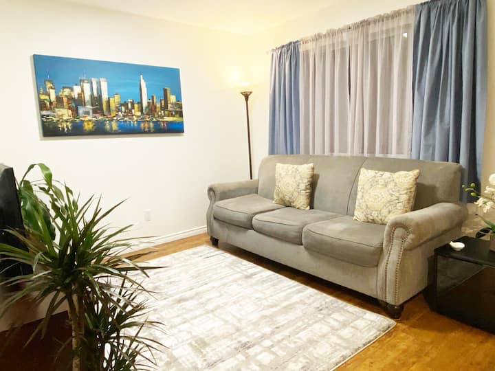 Bright&comfortable Upper Floor|convenient Location - North Vancouver