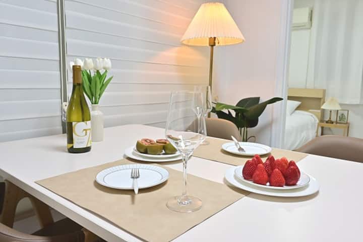 홍대10분/합정역 5분#망원시장/한강/yg
#명동,경복궁 30분 #공항리무진#짐보관 - Seoul