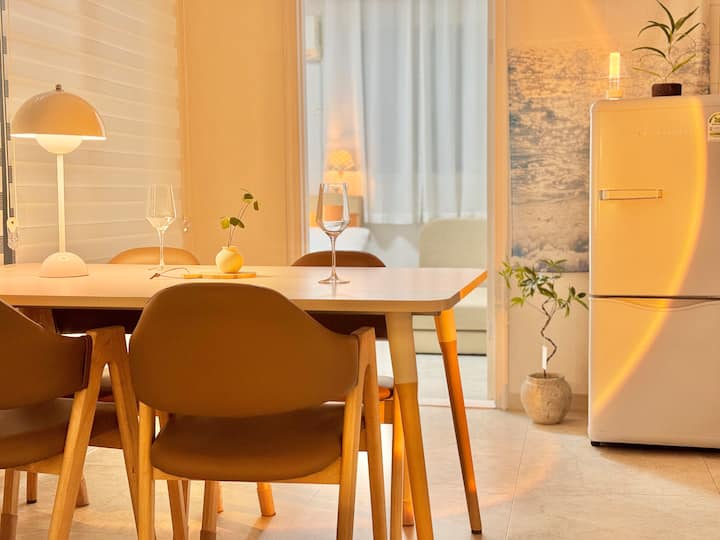 홍대10분/합정역 5분#망원시장/한강/yg
#명동,경복궁 30분 #공항리무진#짐보관 - Seoul