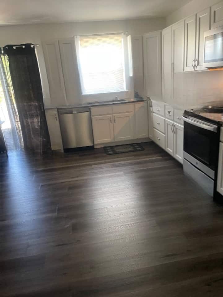 Welcome To Chic Affairs Home Away From Home - Moses Lake, WA