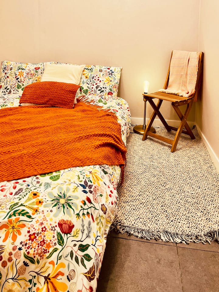 [Mimi At Hongdae]#상수역5분#홍대 5분#인천공항 1시간#명동#광화문#ddp - Seoul