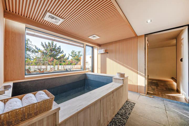 덴바스타 료칸 |테라스 쿠사 |정통 일본식 료칸 |만덕산 숲캉스 |대형욕조 |노천탕 - Busan