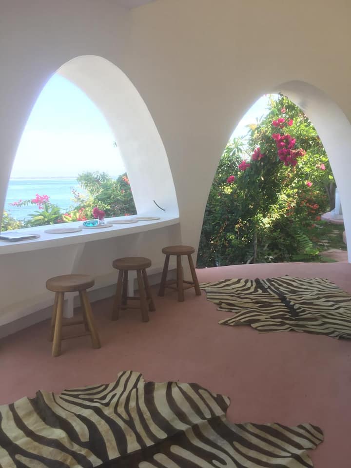 Sky Dome – 3 Bedroom Villa Facing The Gili Islands - Gili Islands