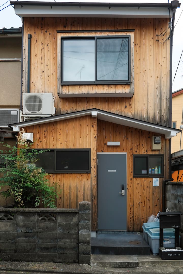 【Meet龍谷大学】伏見稲荷エリア貸切ハウス2部屋4名まで｜地下鉄、京阪駅700m｜京都駅直通8分 - Kyoto