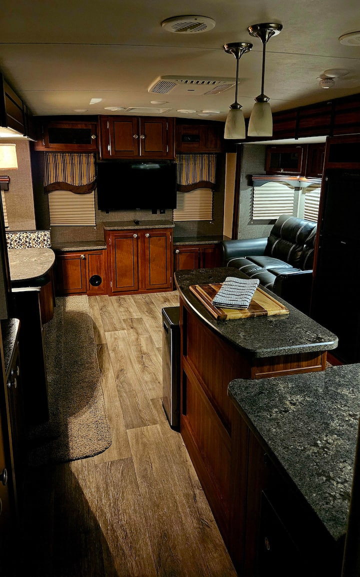 Serene Flathead Lake Rv Retreat & Glacier Reststop - Bigfork, MT