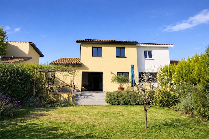 Séjour Lumineux • Grand Jardin • Plages à 10 Min - Perpignan