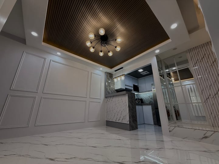 The Smart Suite: Modern 2-level Townhome In Lumina - Naic