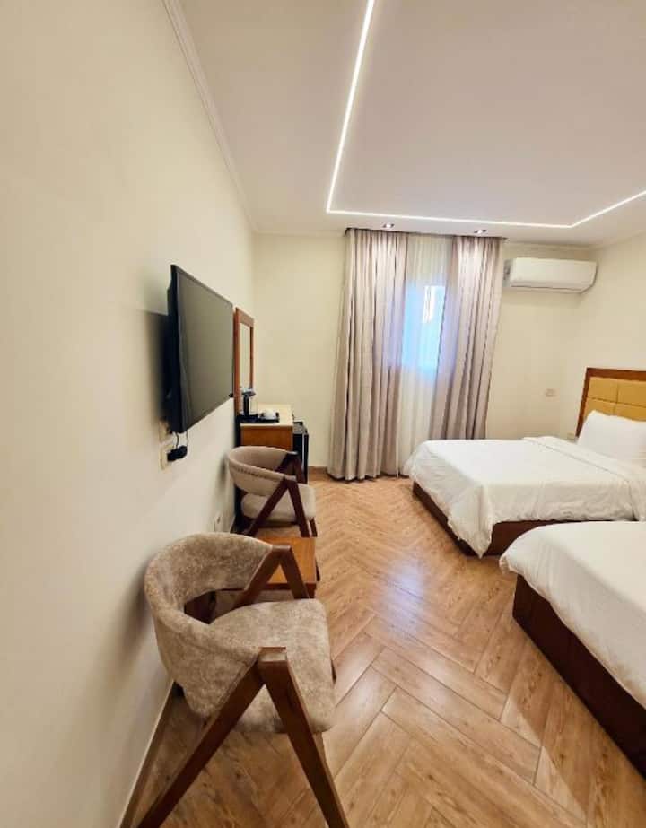 Luxury Front-row Pyramids View Room + Breakfast - Le Caire