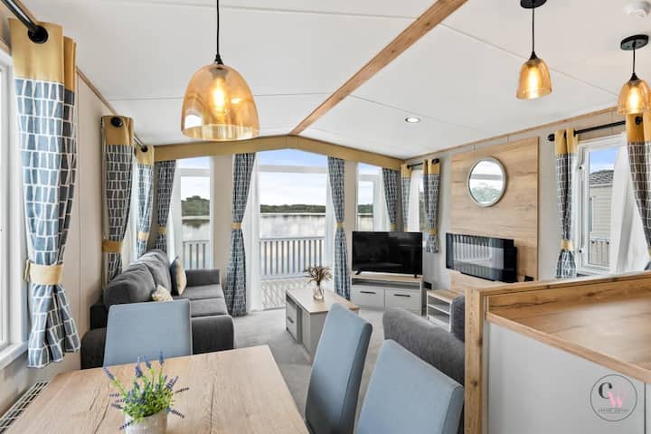 Lakeside Lodge Retreat - Cheshire