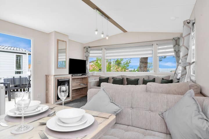 Family Caravan | Sleeps 8 |Seton Sands |Wheelchair - Gullane