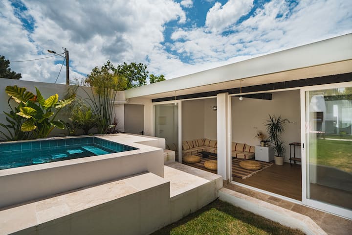 Casa Aroeira 5br Villa With Pool Near Ocean - Amora