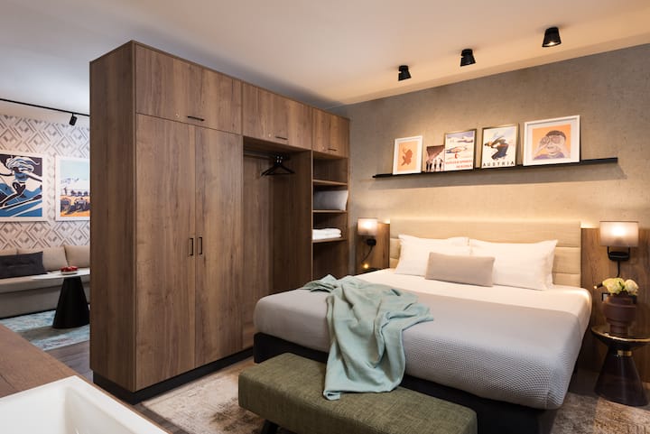 Master Linzergasse- One Bedroom Open Plan Suite - Salzburg