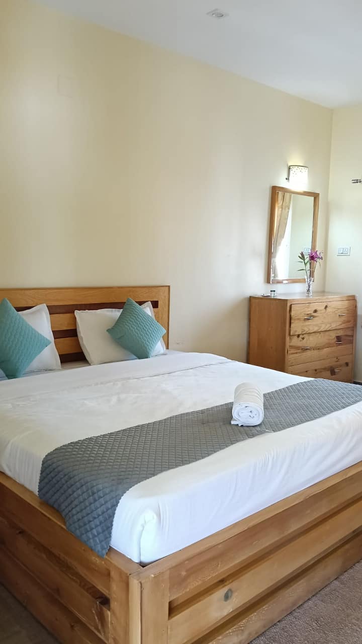 Longwood Resorts Honeymoon Suite - Kotagiri