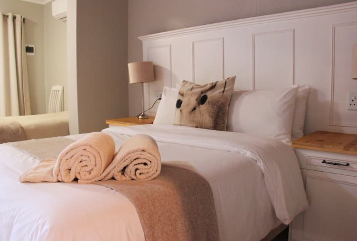 Joetsie Lodge - Titanium 1 - Lutzville