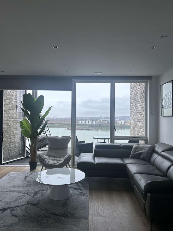 2 Bedroom Luxe Stay Apartment - Woolwich
