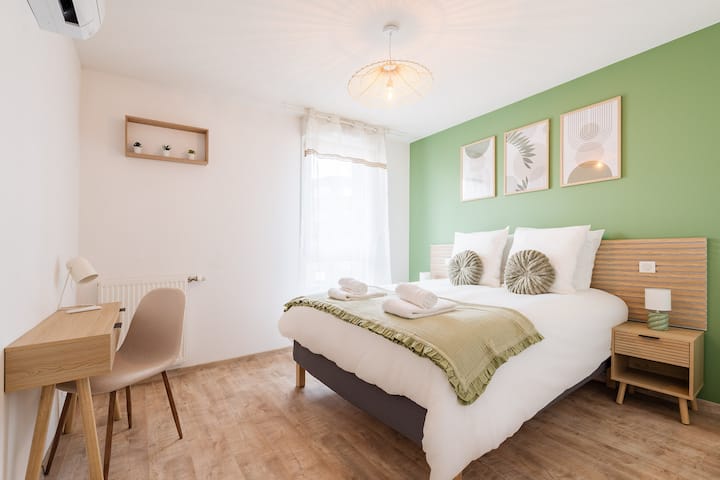 ÉMeraude Blagnac - Toulouse-Blagnac Airport (TLS)