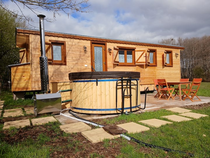 La Roulotte Familiale Du Fourchon-insolite-jacuzzi - Lure