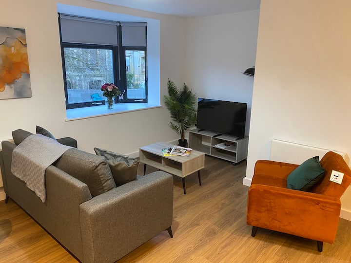 Modern 2-bed, Swindon Old Town - Swindon