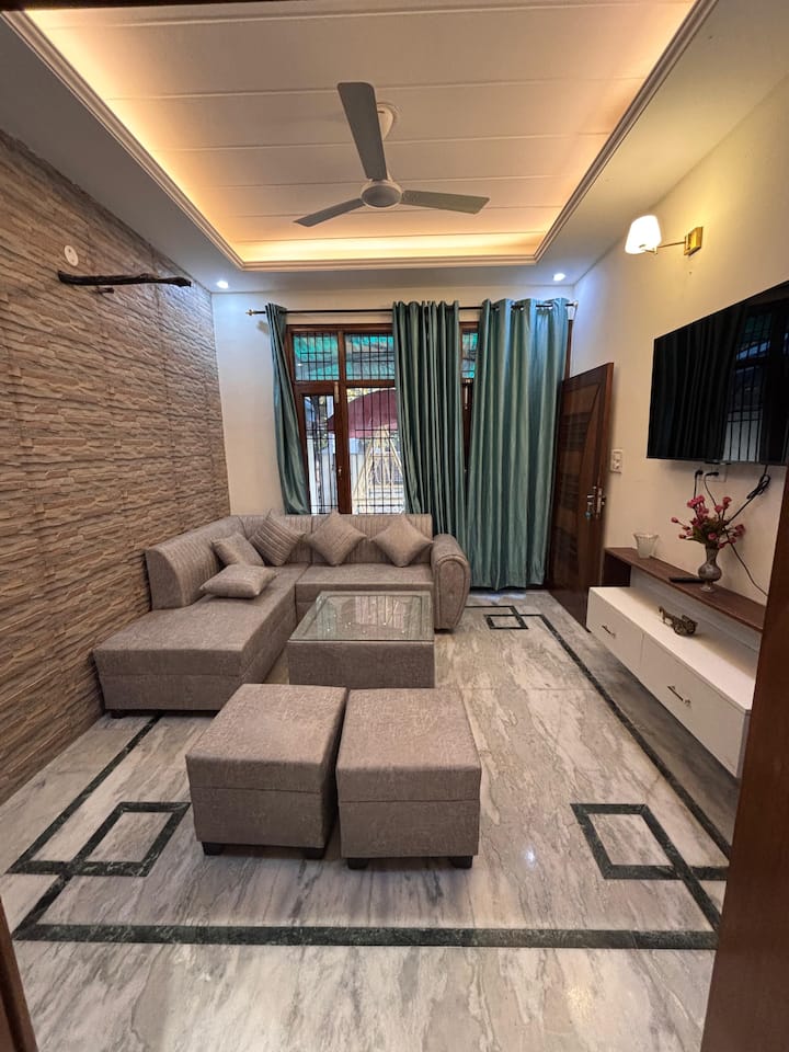 • Serene Stay 22 | 3bhk | Family Friendly • - Mohali