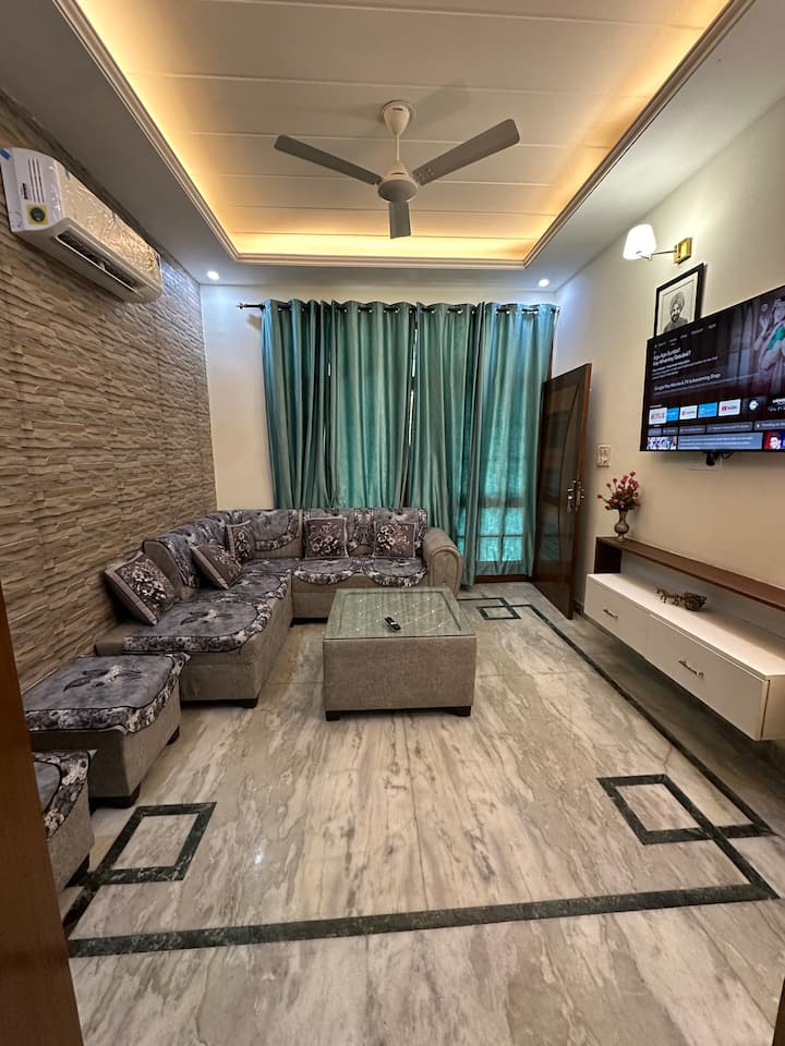 •Serene Stay•3bhk• Family Friendly • - Chandigarh
