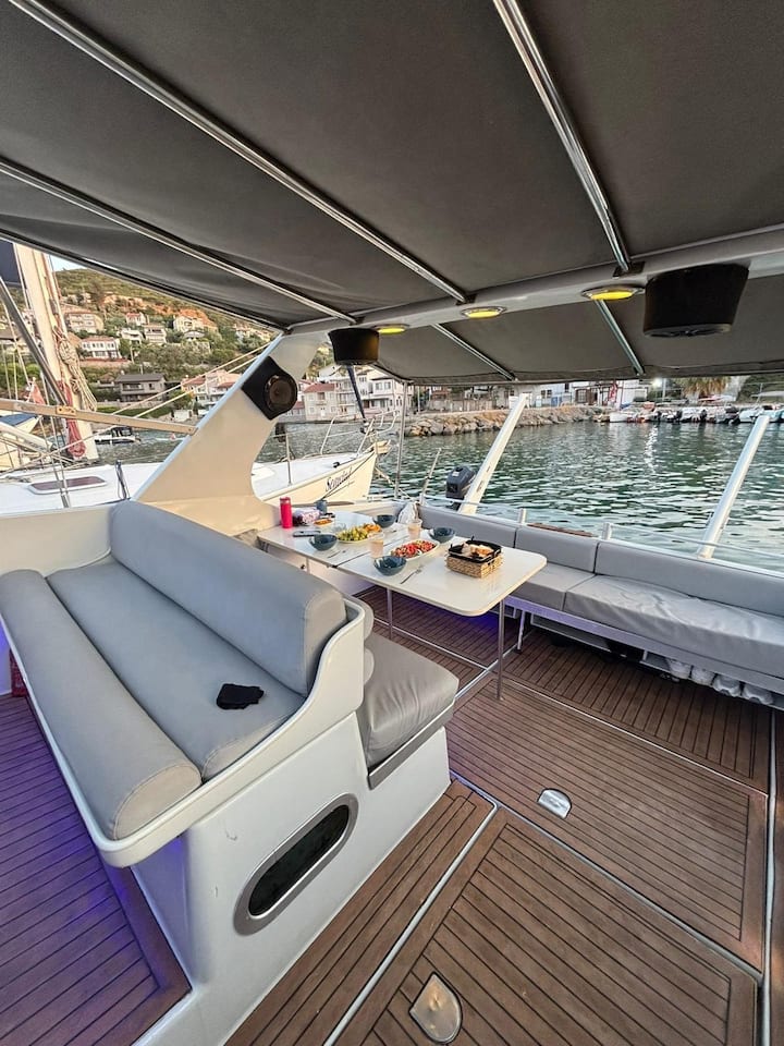 Konaklamalı / Kiralık / Kaptanlı Lüks Yat Deneyimi - Mudanya