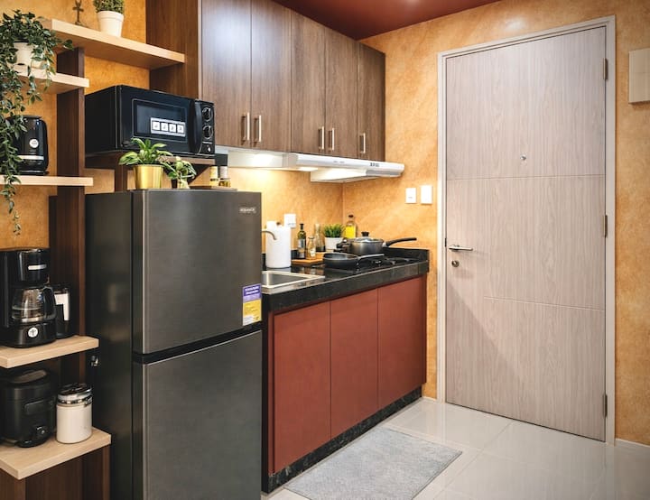 King Bed W/ Balcony•walk To Sm•fast Wifi•cozy Stay - Philippines