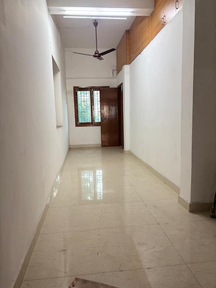 Entire 2bhk Private Floor With Ac & Kitchen - Salem