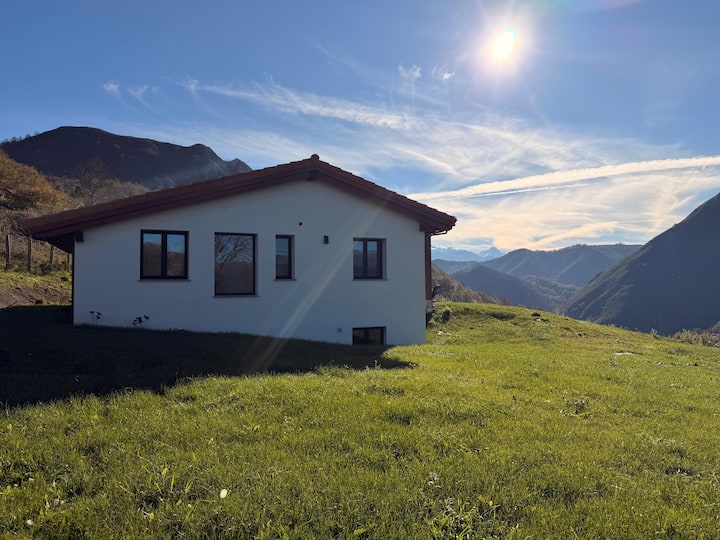 Picos De Europa Views, New House In Cangas De Onis - Ribadesella