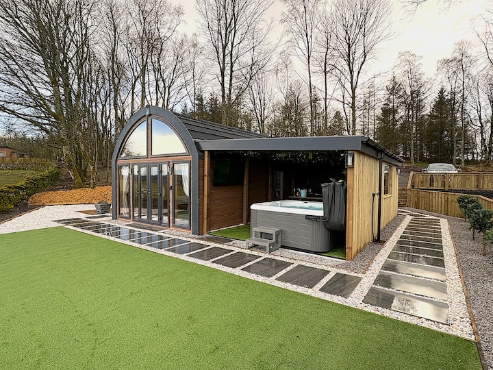 Willow Lodge | Luxury Hot Tub Countryside Escape - Northumberland