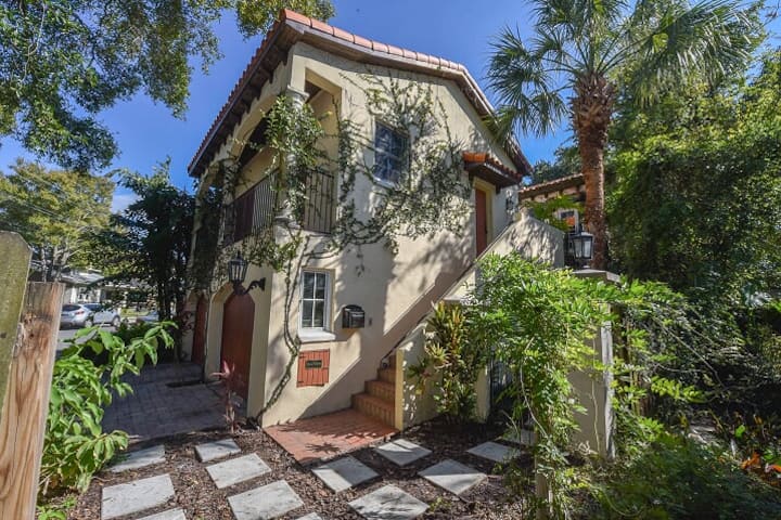 The Best Location In Tampa! - Tampa