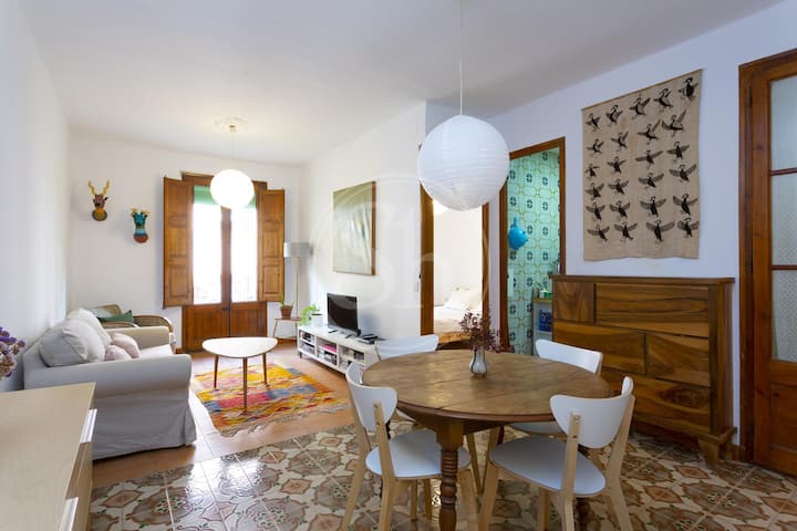 Practical Apartment For 4 In Poble Sec - Barcelona