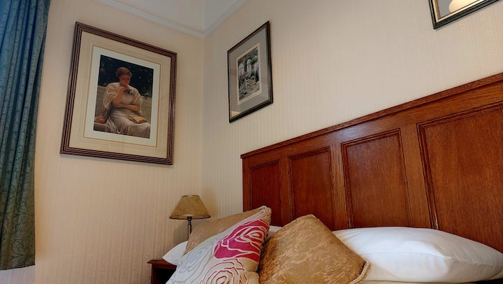 Single Room With Shower - Banbury