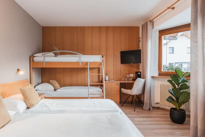 Fourbed Room – B&b Myliving - Brunico