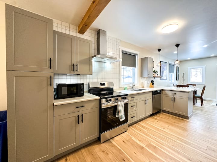 Charming 1 Bedroom Home - Thunder Bay